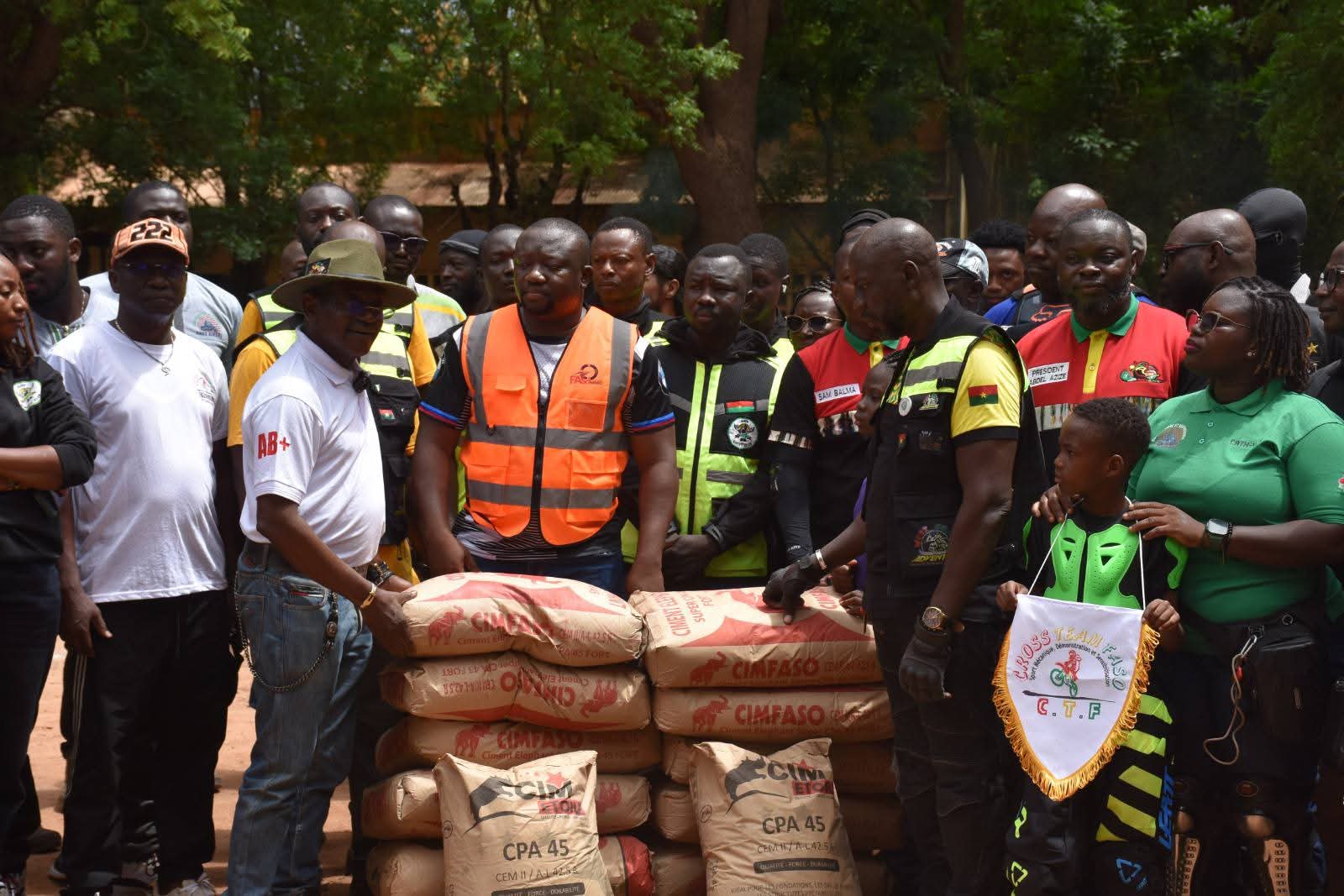 Burkina/Faso Mêbo : Les motards du Burkina Faso apportent une contribution de 34 tonnes de ...